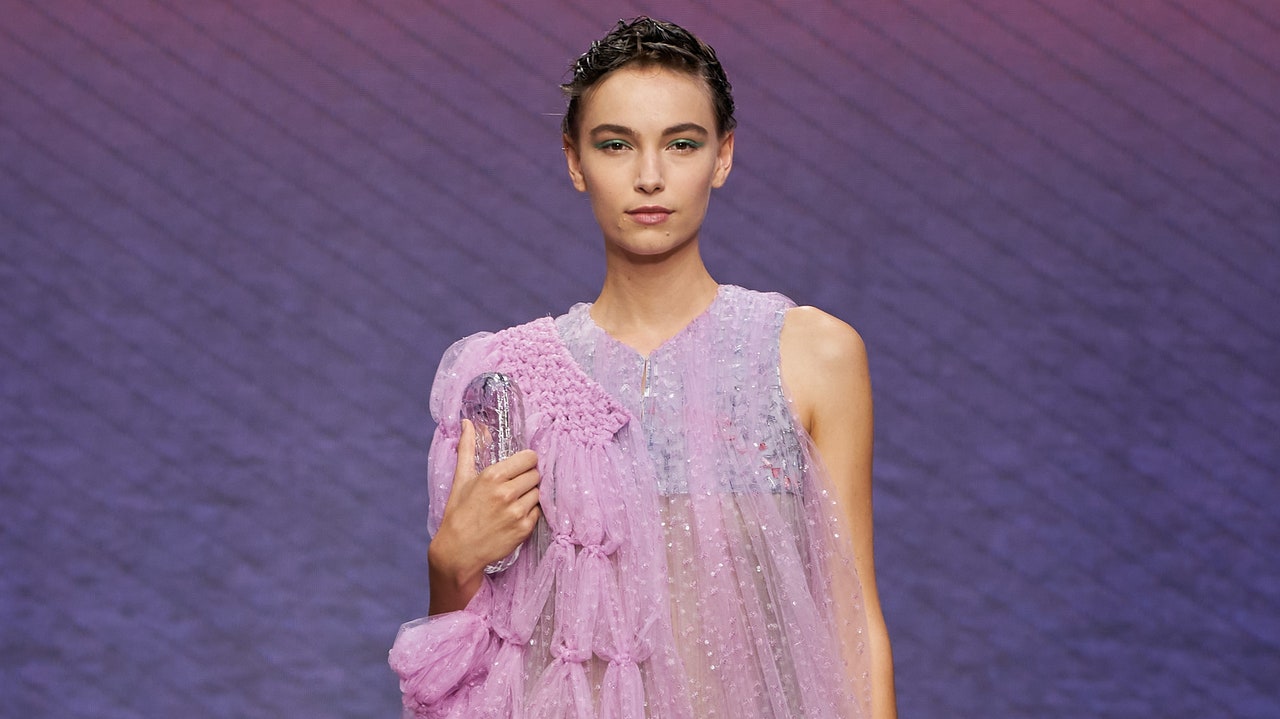 Как прошел показ Giorgio Armani в Милане | Tatler Россия
